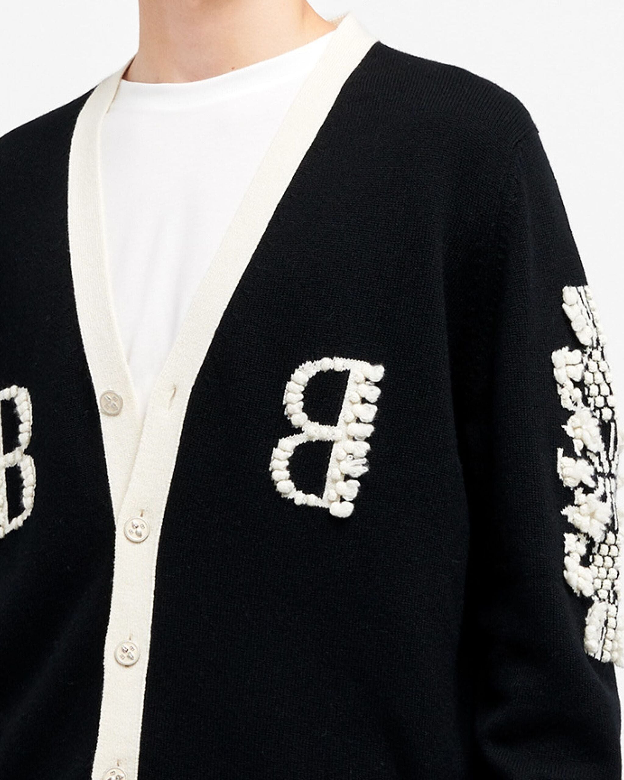 3D logo V-neck cashmere cardigan – Barrie.com